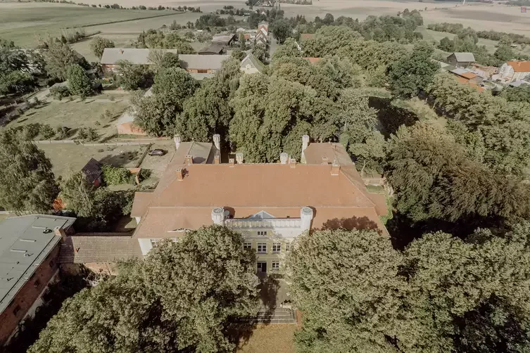 Schlossensemble Wartin Schloss, Speicher, Gästehaus & Kulturscheune ...